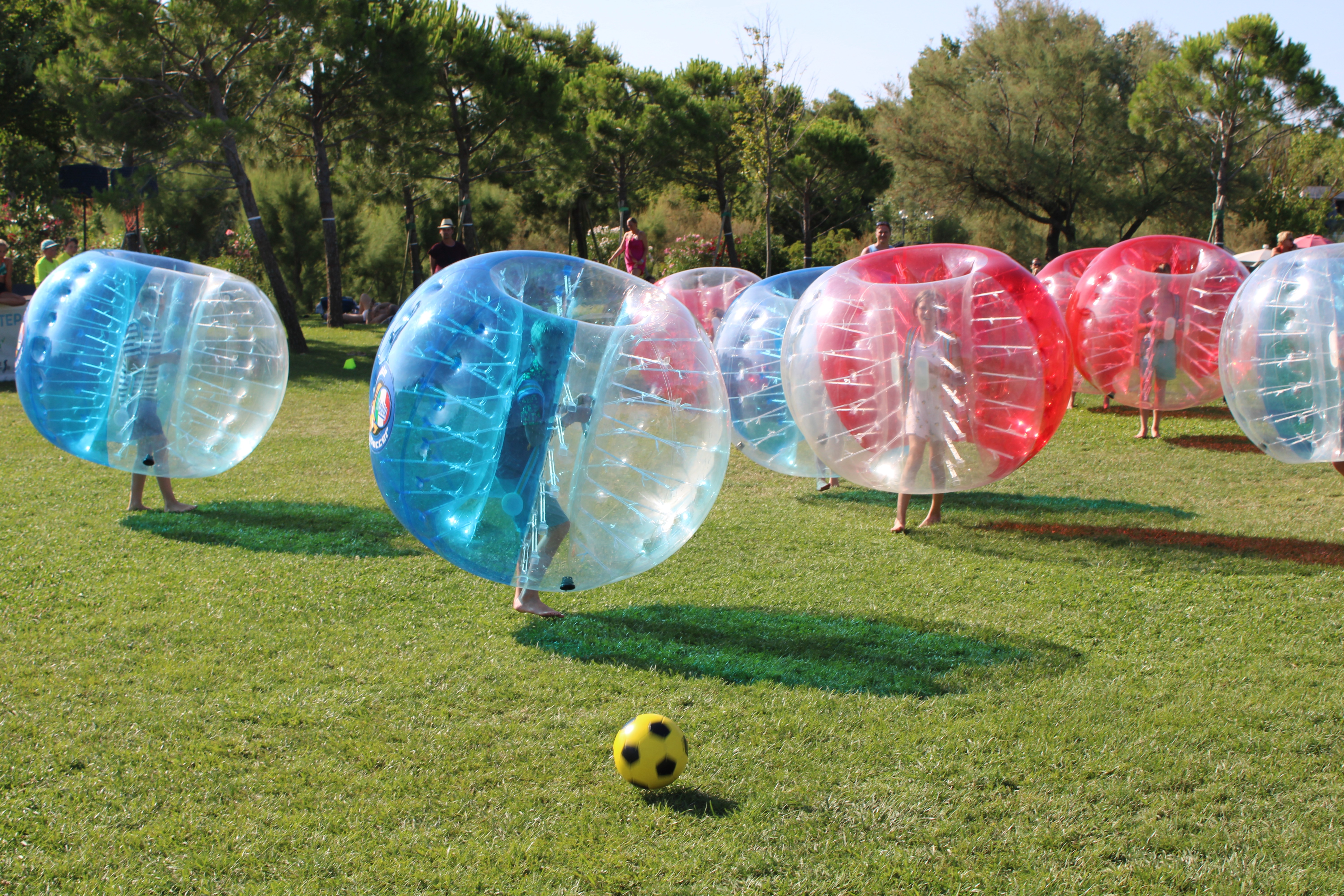 Bubble Soccer Italia - Bubble Soccer: il calcio che rompe le regole